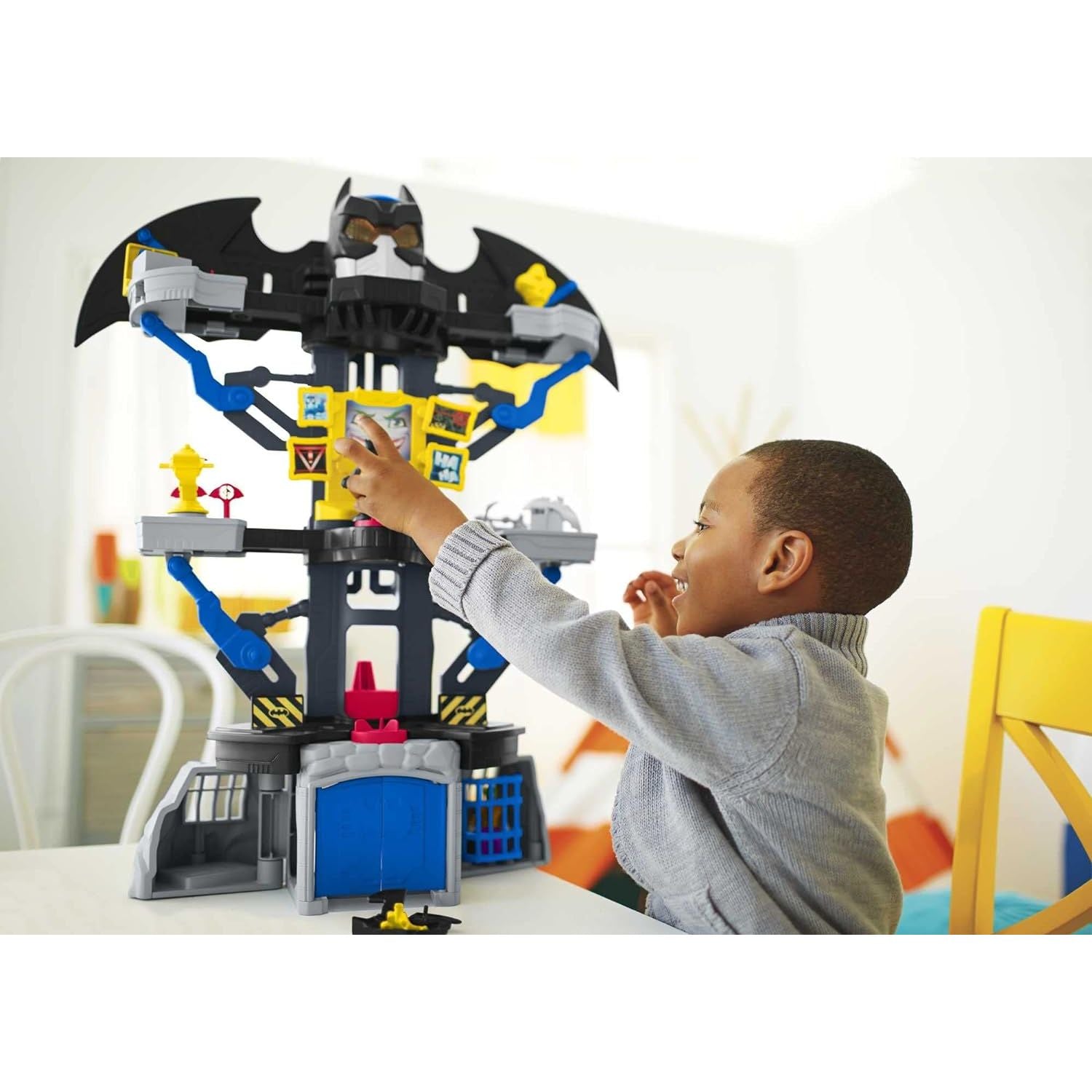 Imaginext DC Super Friends Transforming Batcave Playset – Toywell
